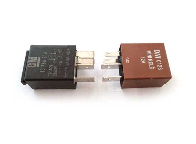 Repuestos :: Sistema Eléctrico Carrocería :: Caja De Reles Y Fusibles ...